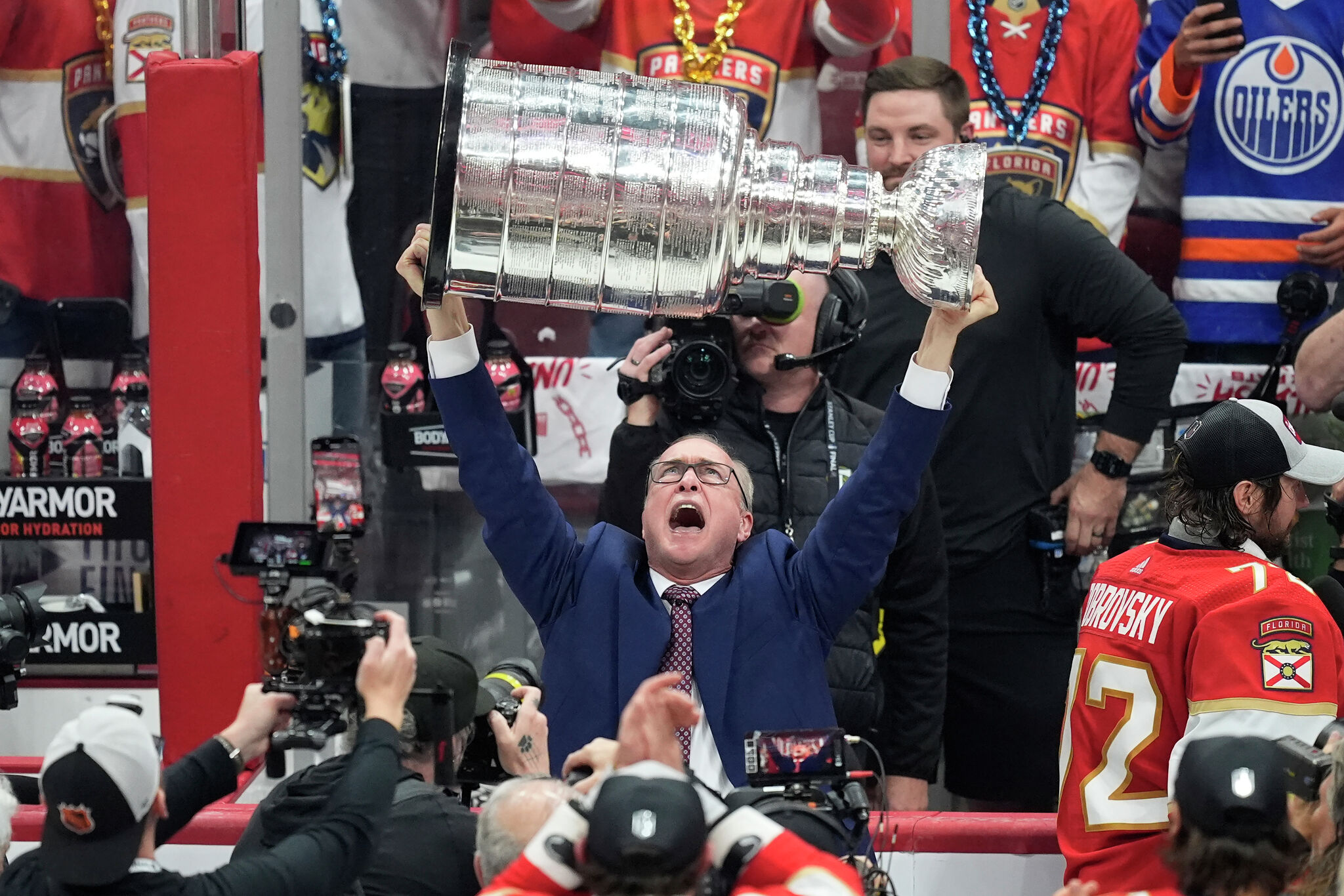 Ex-Hartford Whalers coach Paul Maurice wins Stanley Cup with Florida