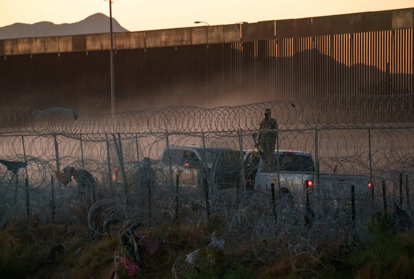 Texas National Guard shooting pepper balls to deter migrants at border