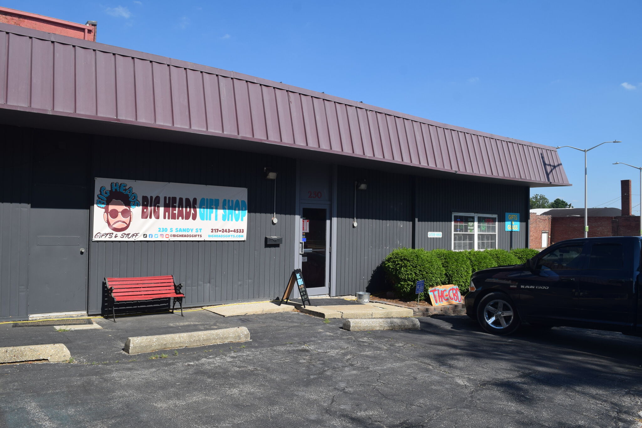 Big Heads Gift Shop opens in Jacksonville; akin to Springfield stores