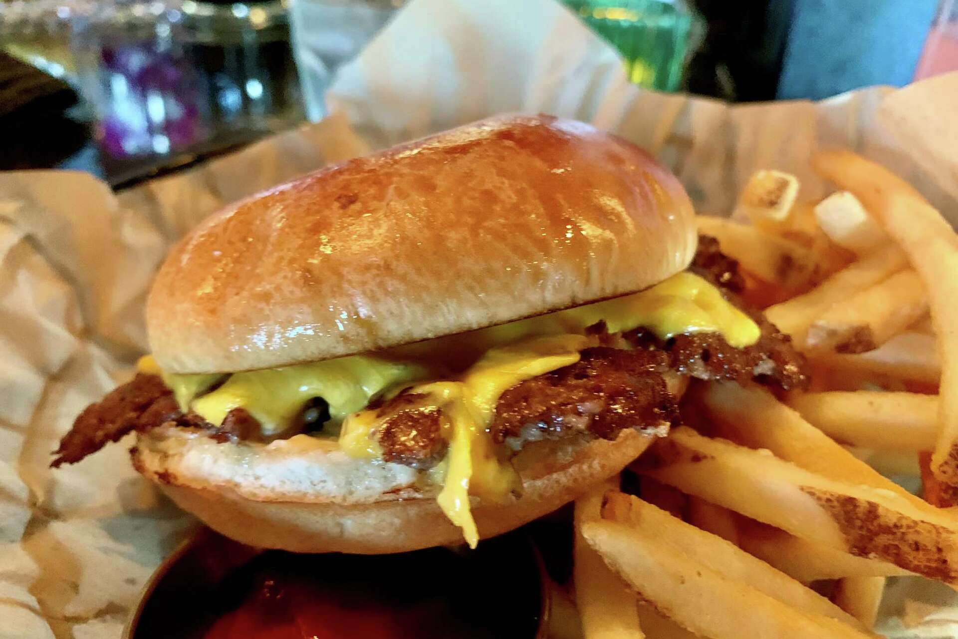 Jethro’s in Houston has good vibes and a seriously good smashburger