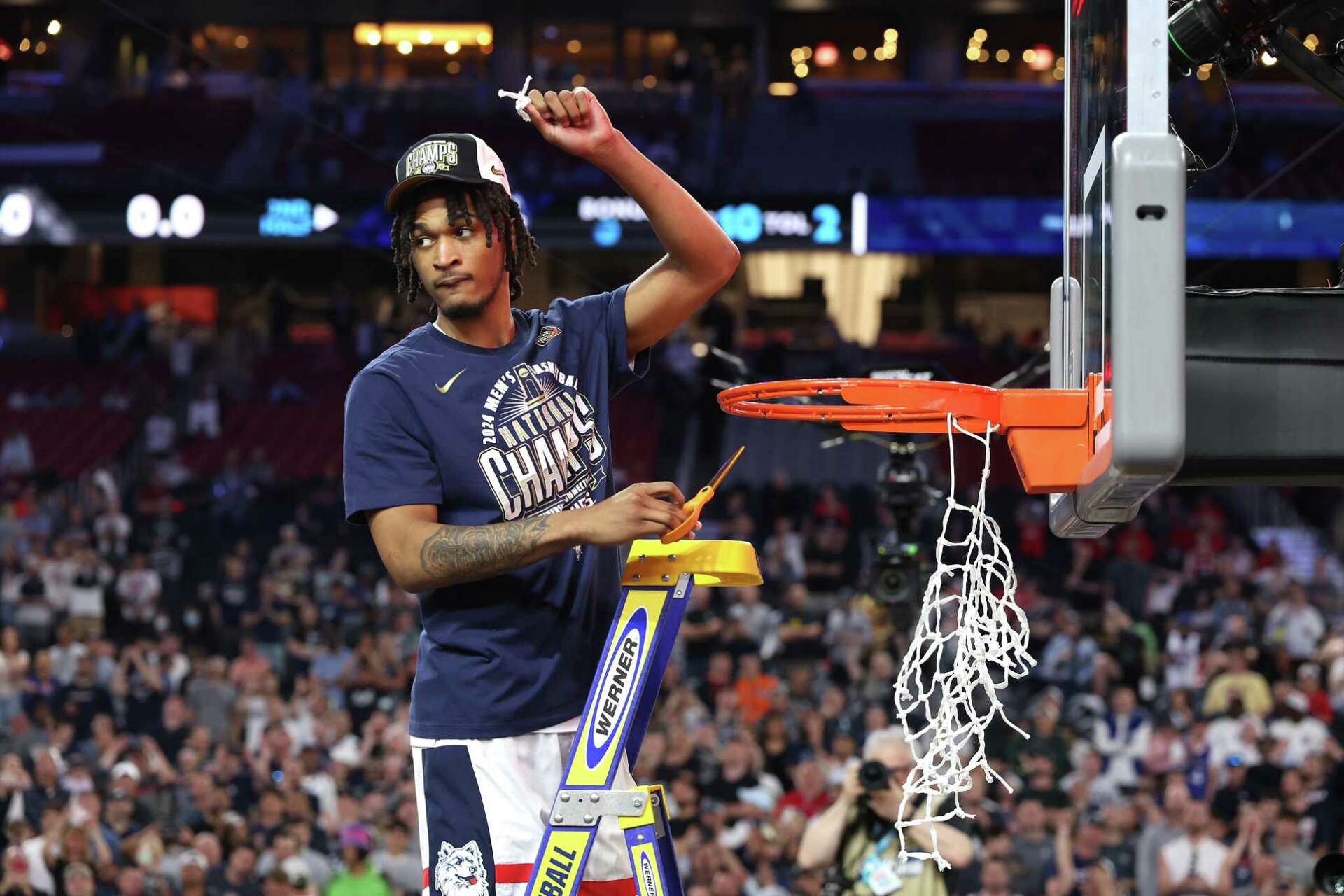 UConn's Stephon Castle joins Wemby in San Antonio