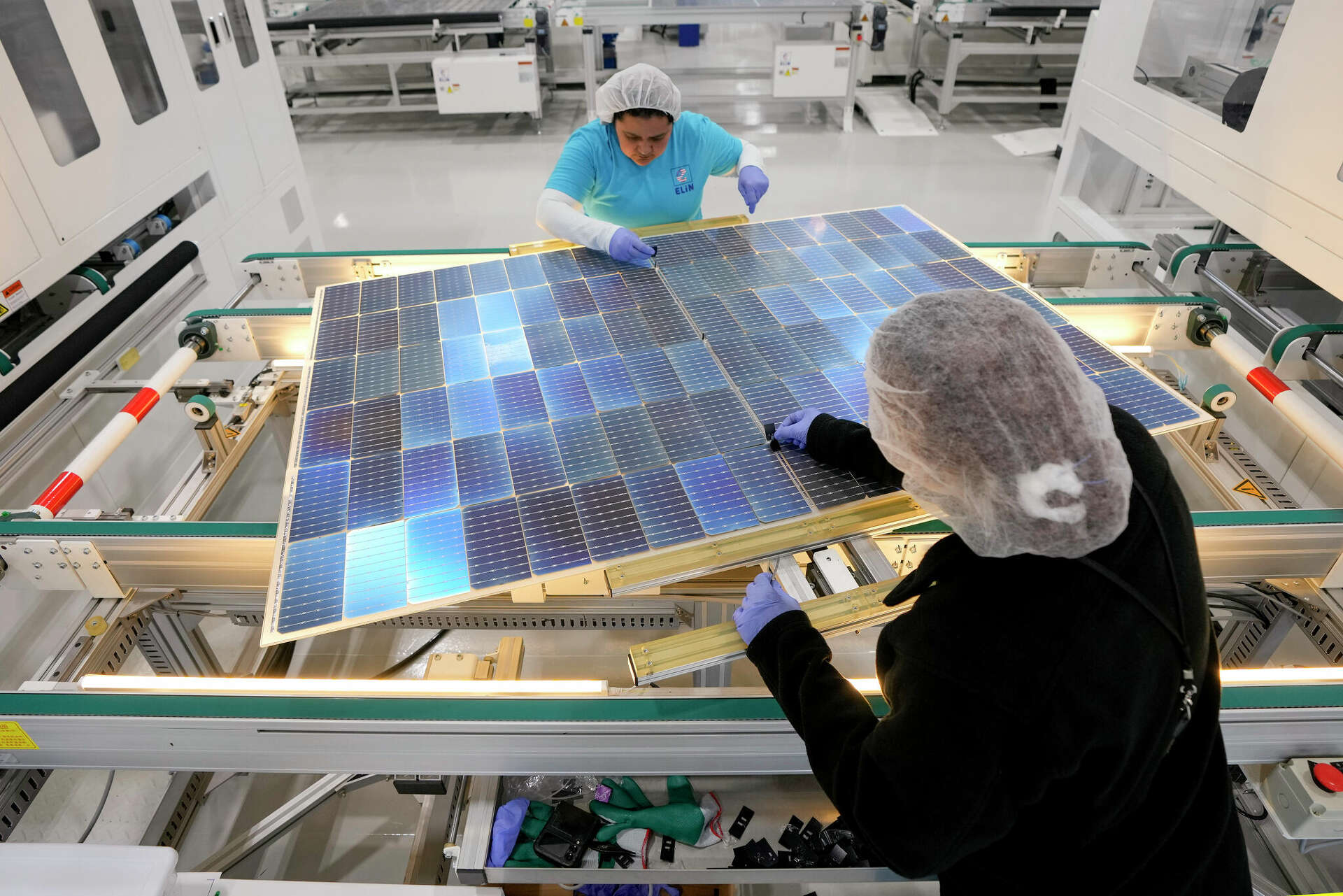 Solar manufacturing factories to boost Houston employment