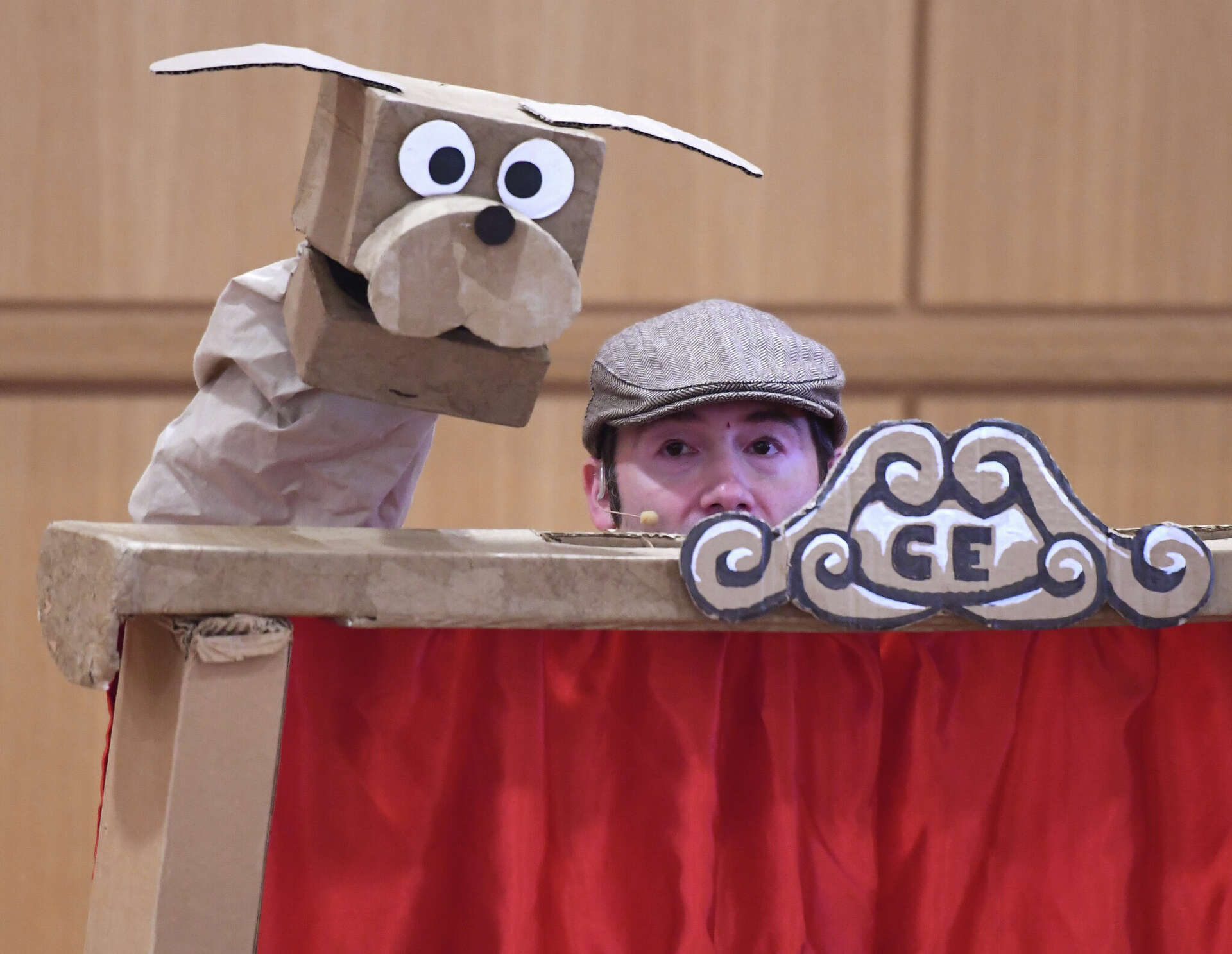 Photos: Darien kids wowed by paper puppets at library's show