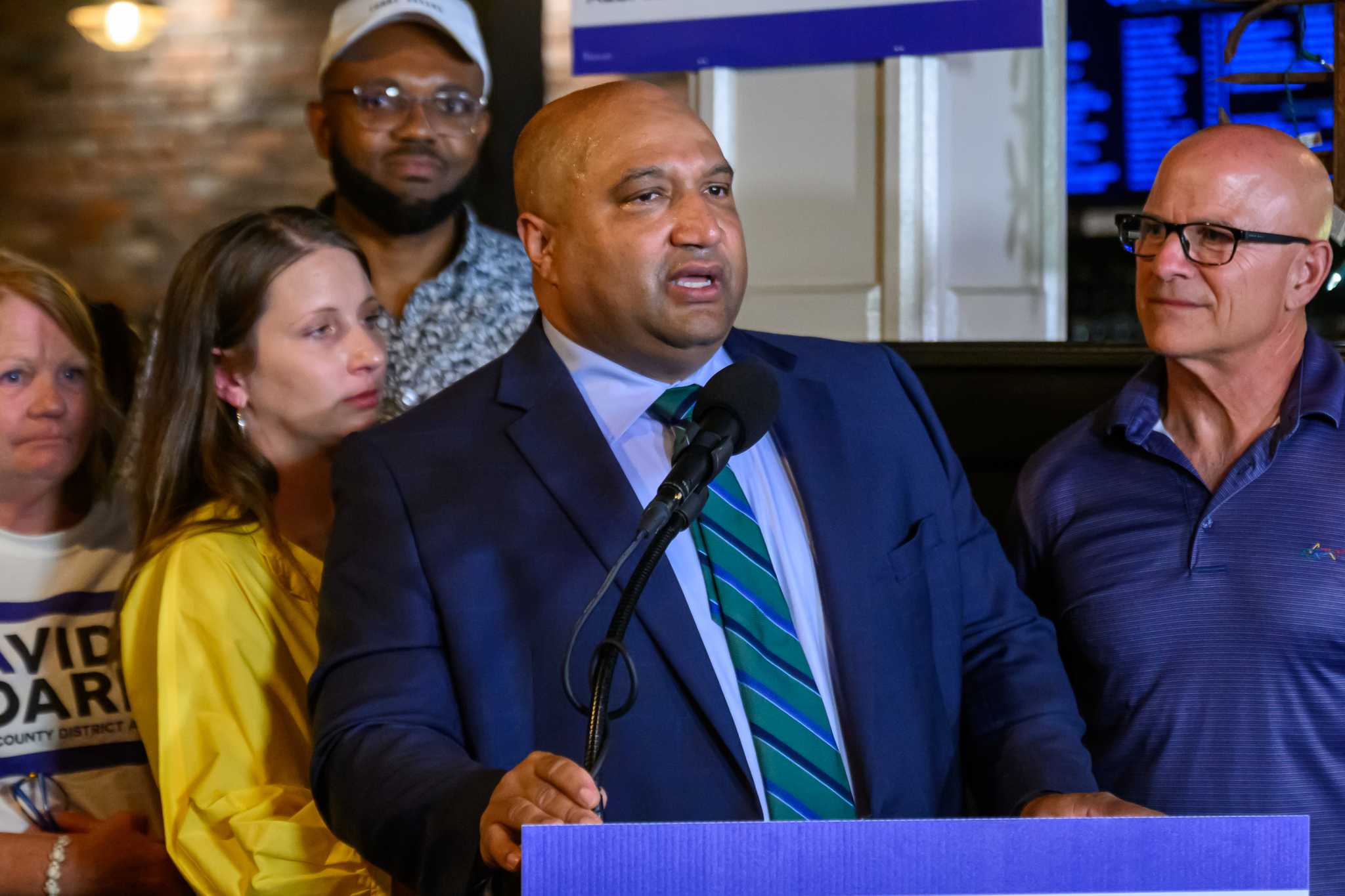 Soares should go for it in November