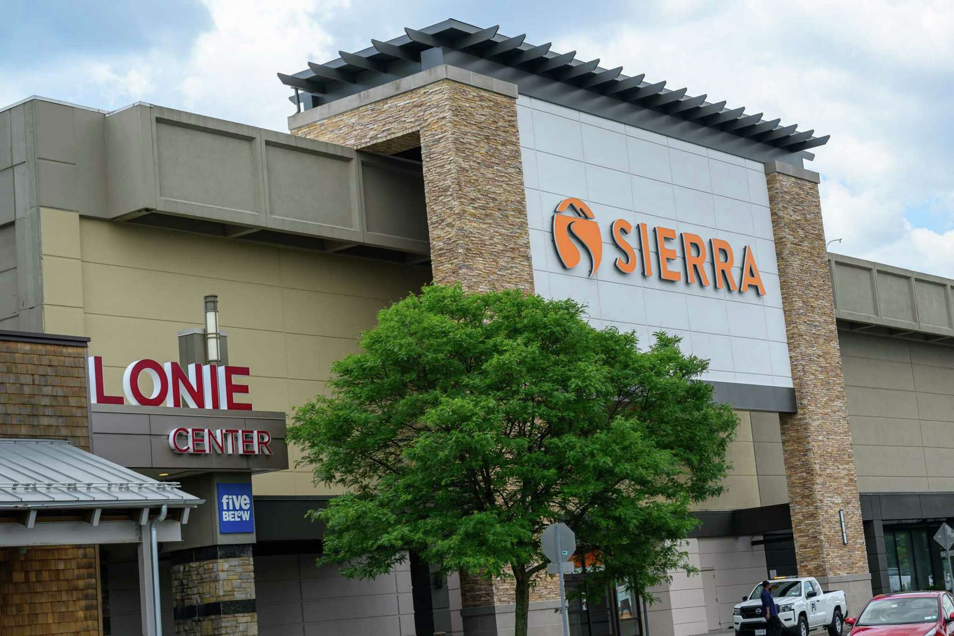 Outdoor gear store Sierra sets Colonie Center opening date