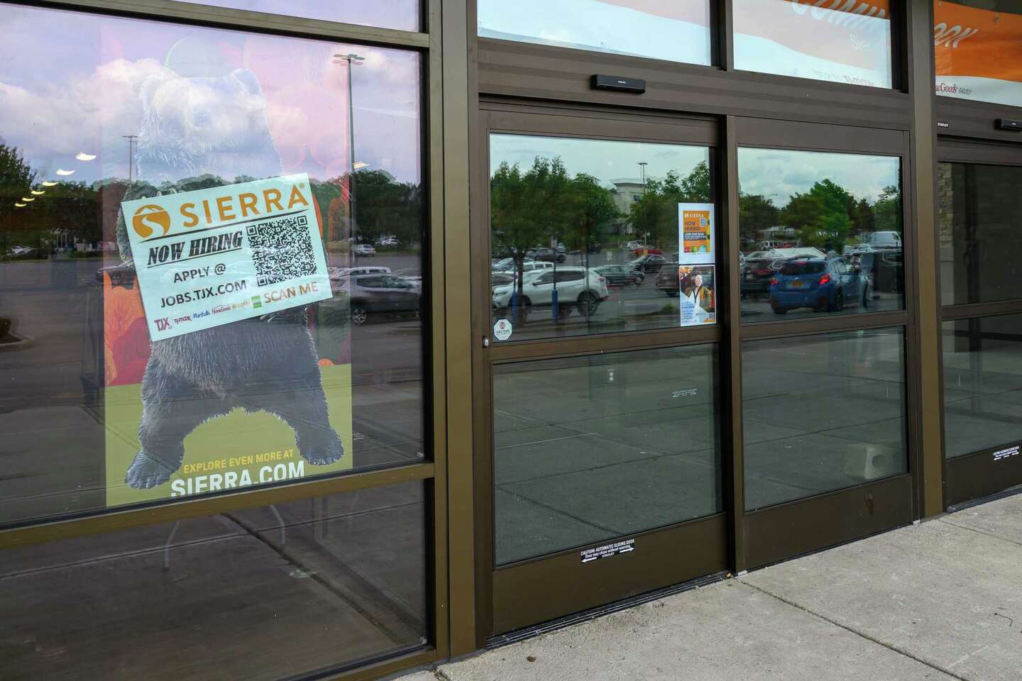 Outdoor gear store Sierra sets Colonie Center opening date