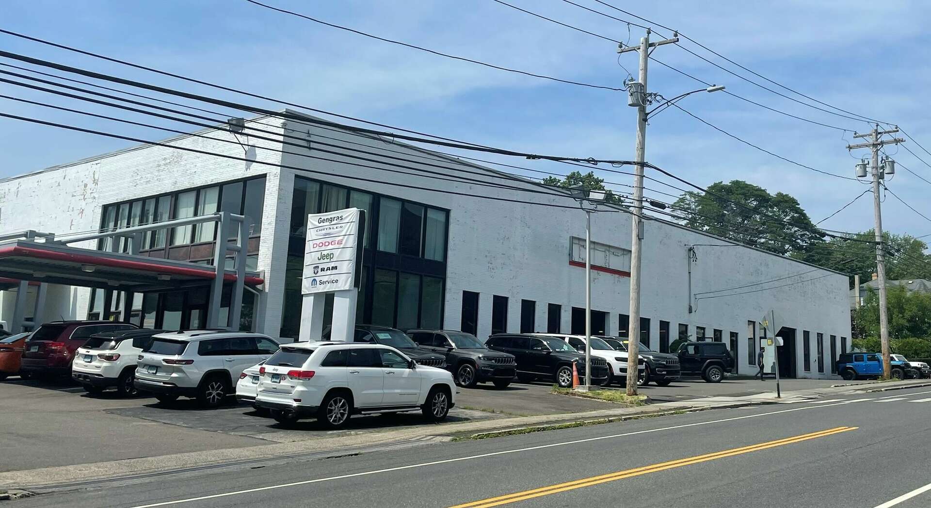 Redevelopment possible for site in Fairfield after Jeep dealer moves