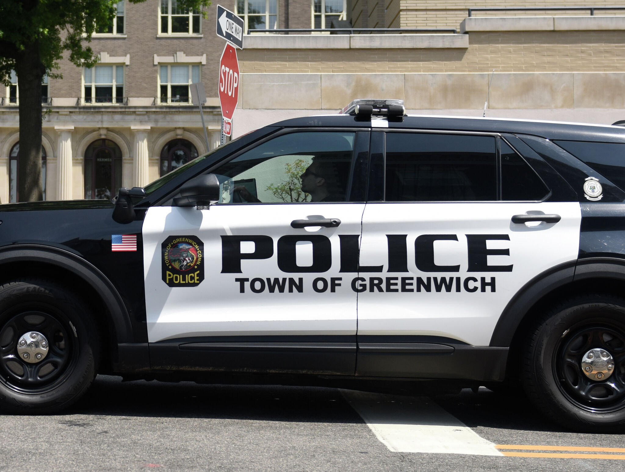 NJ man plotted to steal $400K in gold from Greenwich resident: Police