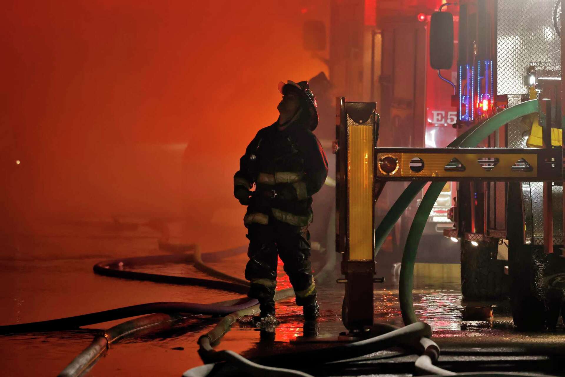 70 firefighters battle massive fire in West Oakland warehouse