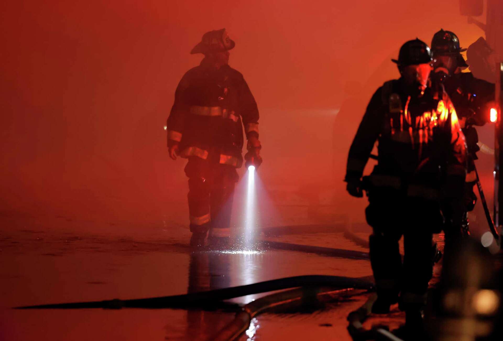 70 firefighters battle massive fire in West Oakland warehouse