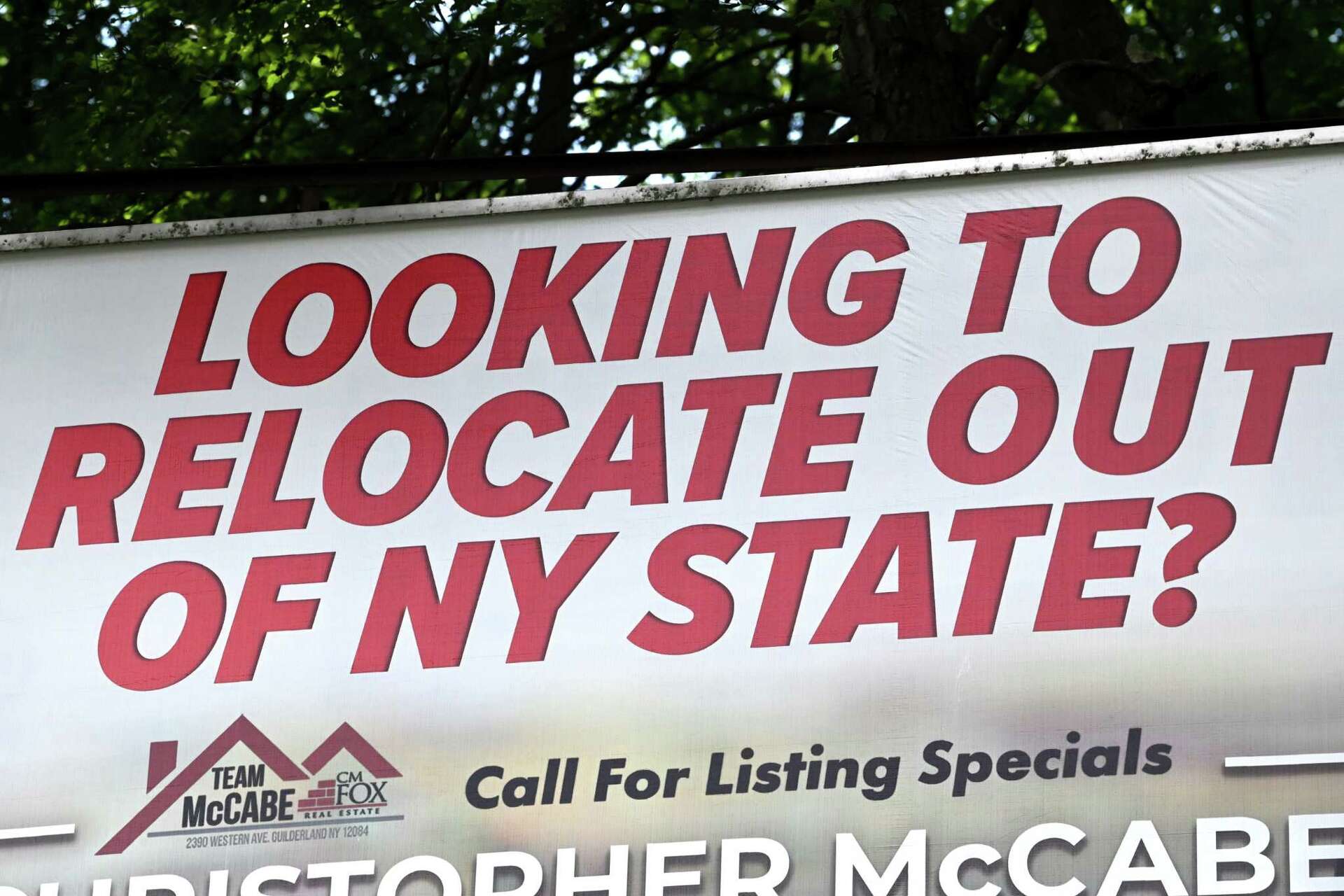 Top 5 states where New York residents moved in 2023