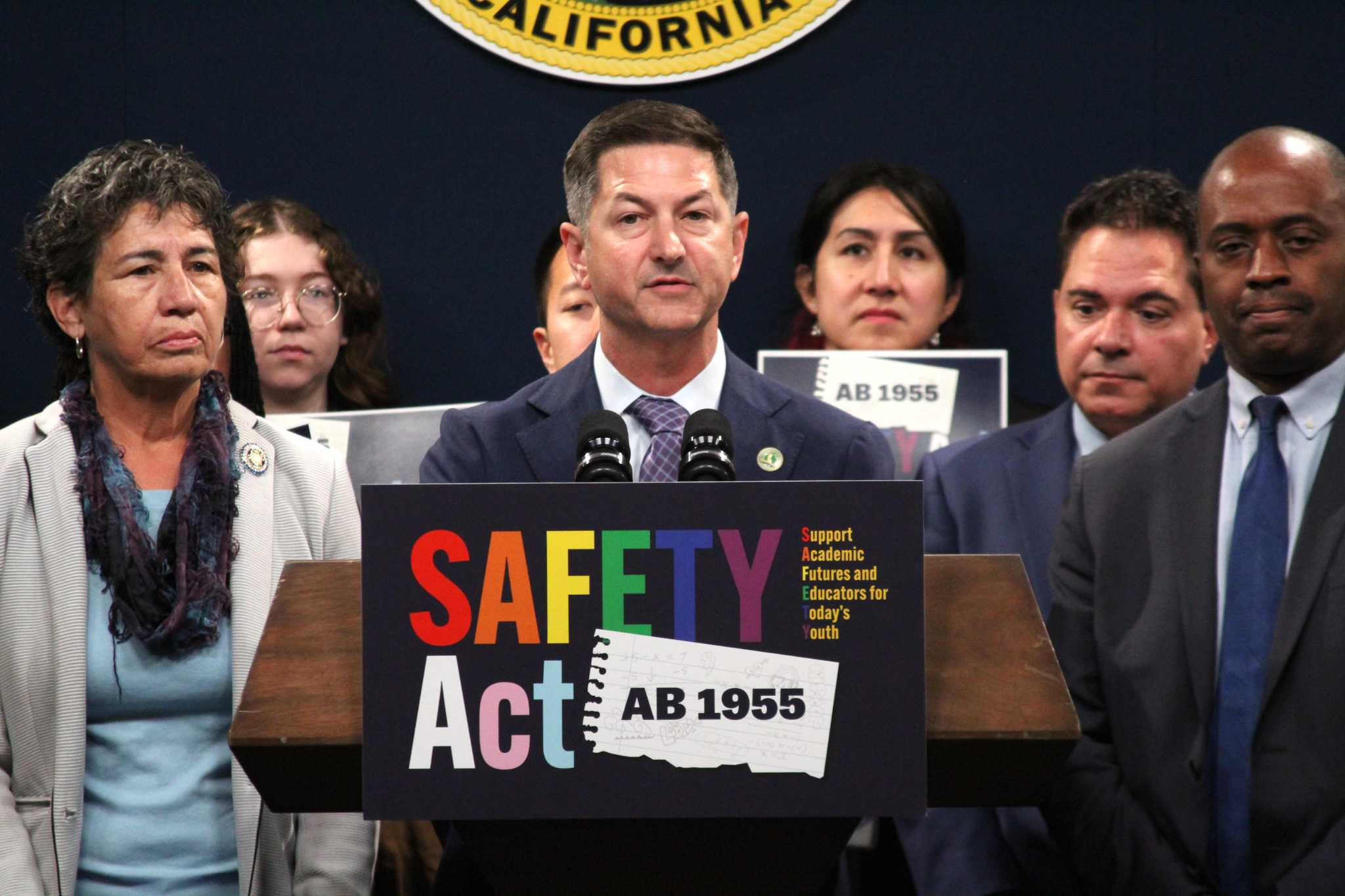 California bill to protect trans students from forced outing passes