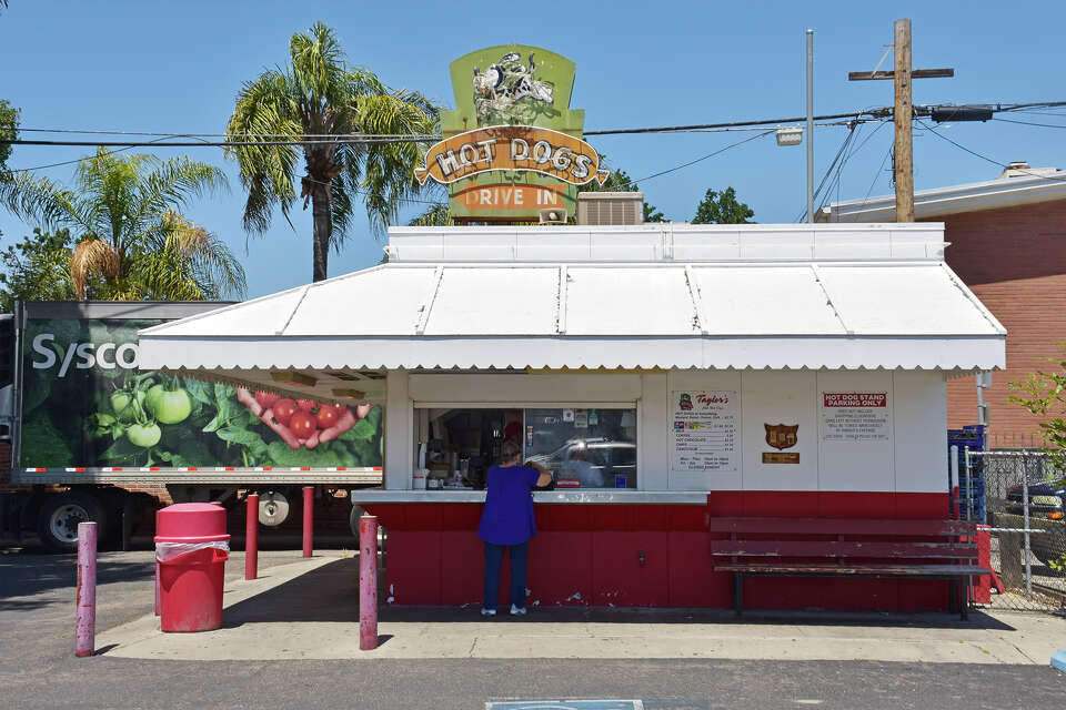 This chili dog is the best meal under $5 in California
