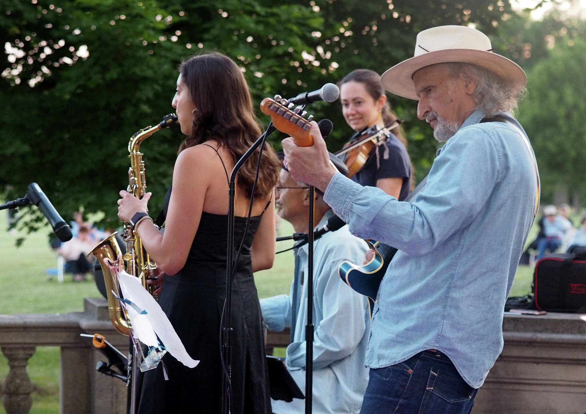 Darien country western band Gunsmoke performs in Waveny Park
