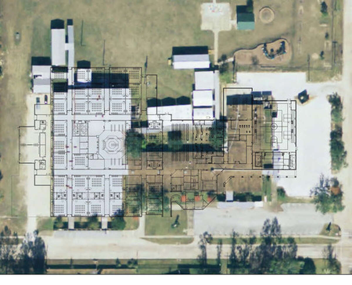 BISD tackles parents' concerns about hemmed-in Regina-Howell