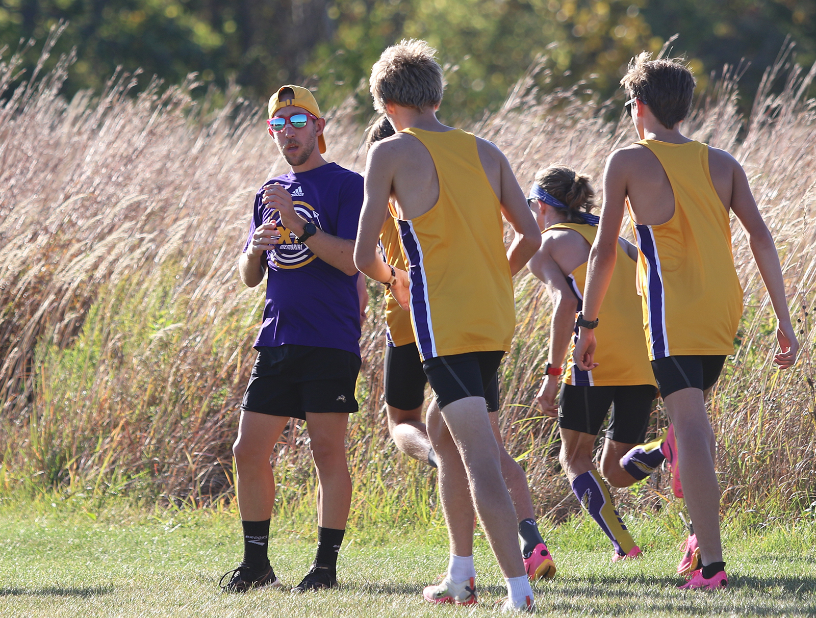 ‘Scratching and clawing’ gets Peal's Eagles to top of Valley