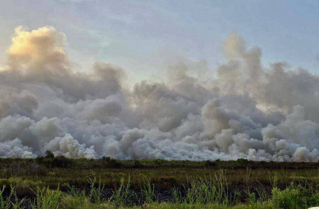 300-acre wildfire outside of Houston still not contained