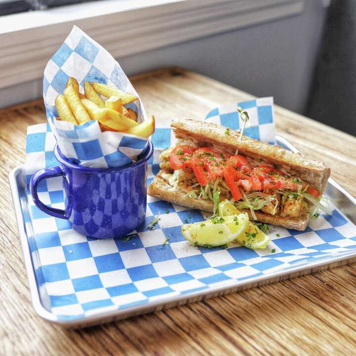 Drift Restaurant opens in Essex, with emphasis on seafood, cocktails