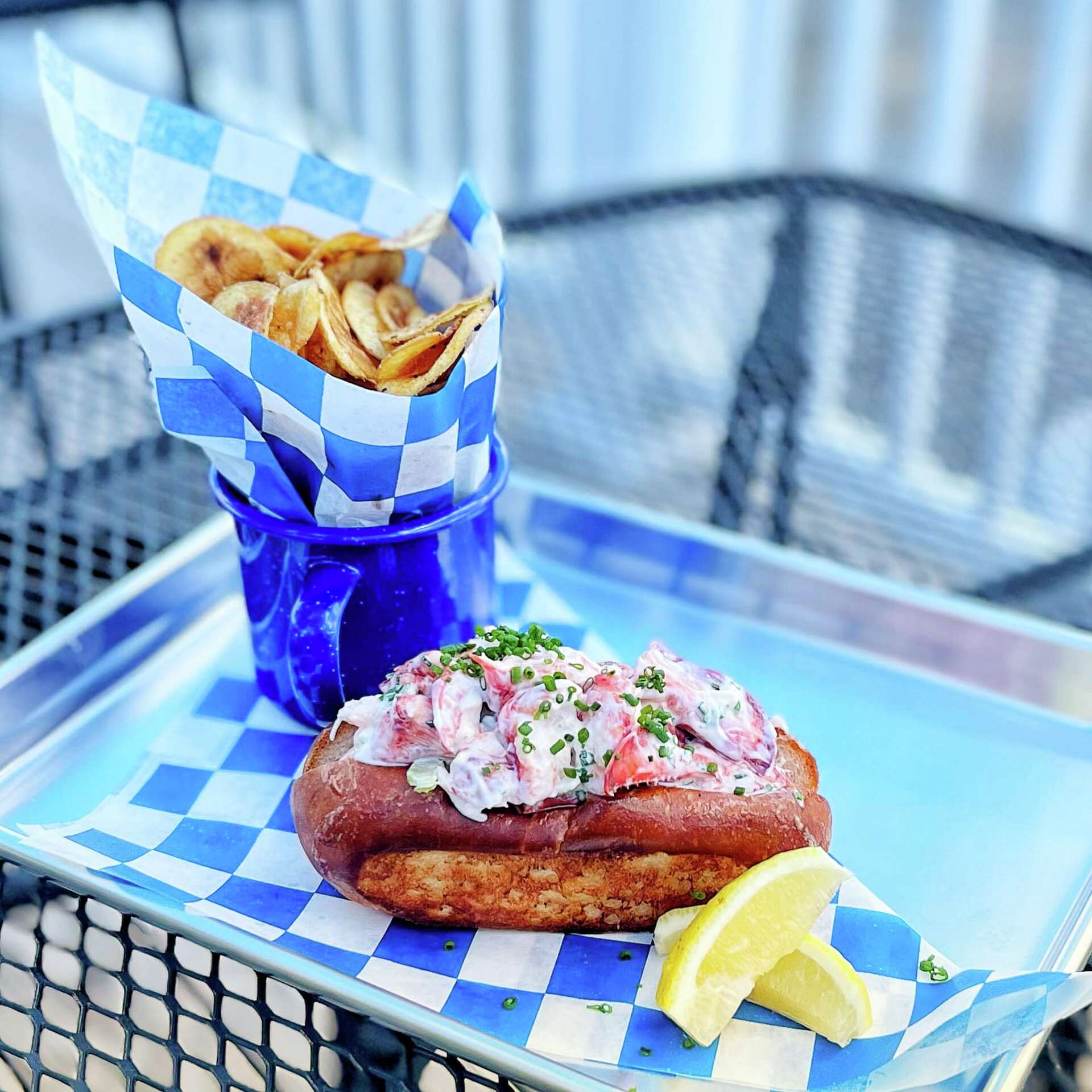 Drift Restaurant opens in Essex, with emphasis on seafood, cocktails