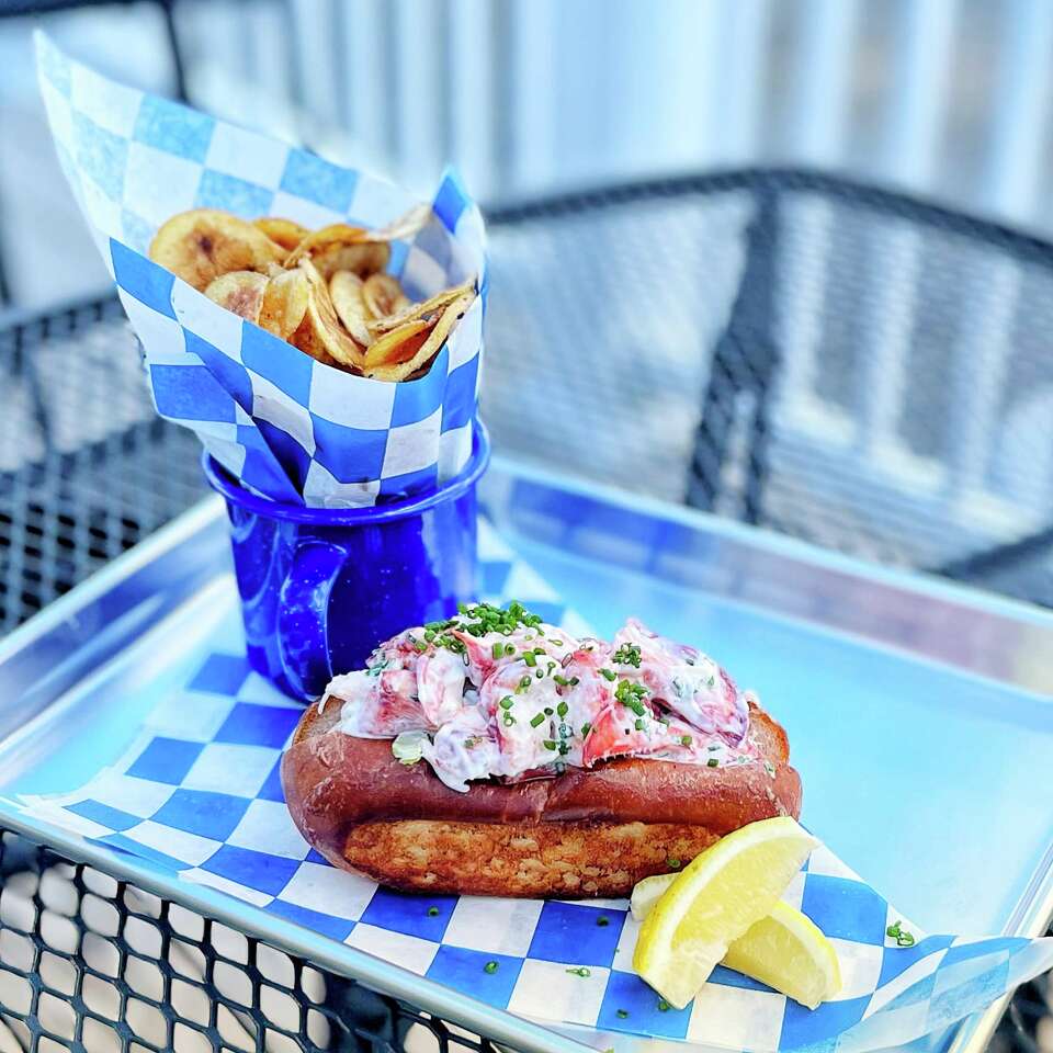 Drift Restaurant opens in Essex, with emphasis on seafood, cocktails