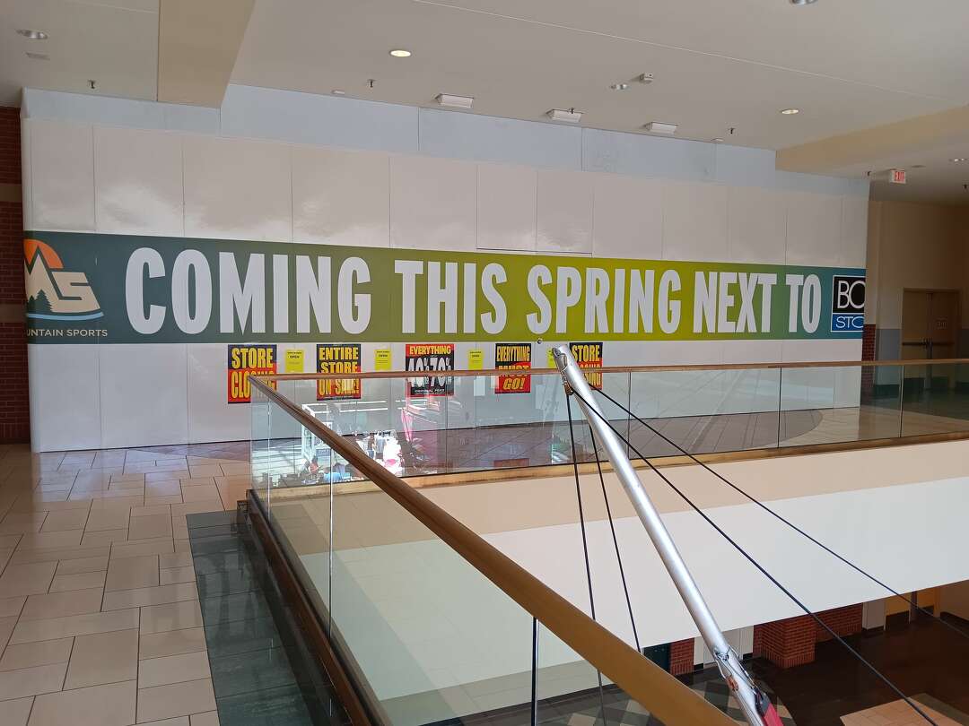 Loyal Bob's Stores customers upset to see the retail chain close