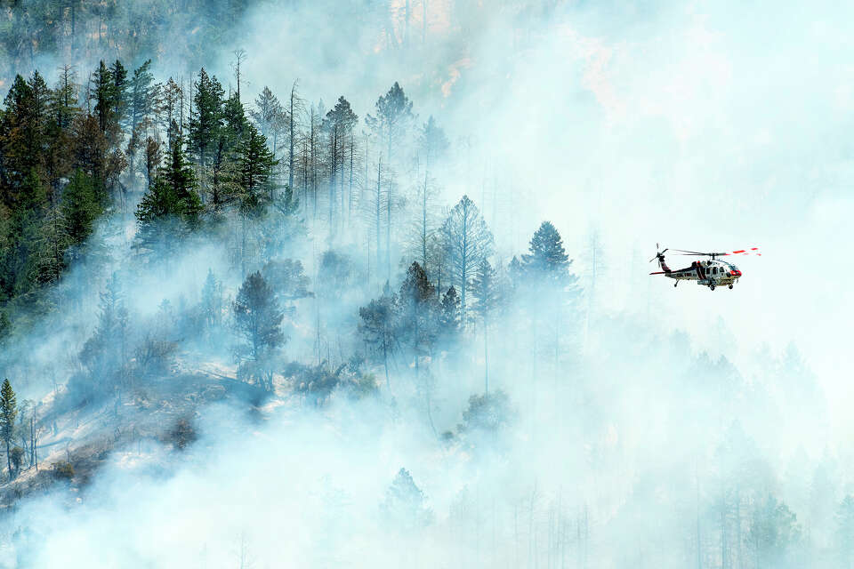 Firefighters begin to contain Bay Area wildfire