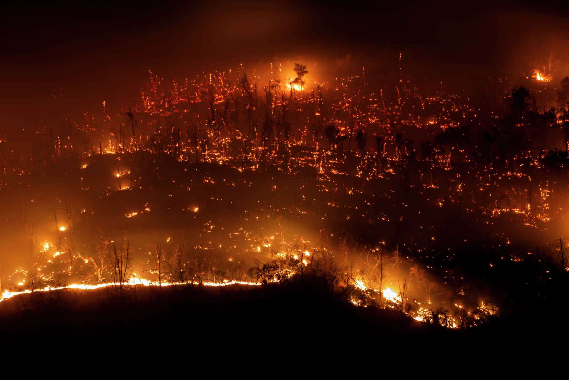 Oroville fire: 28,000 people evacuated, smoke drifts south