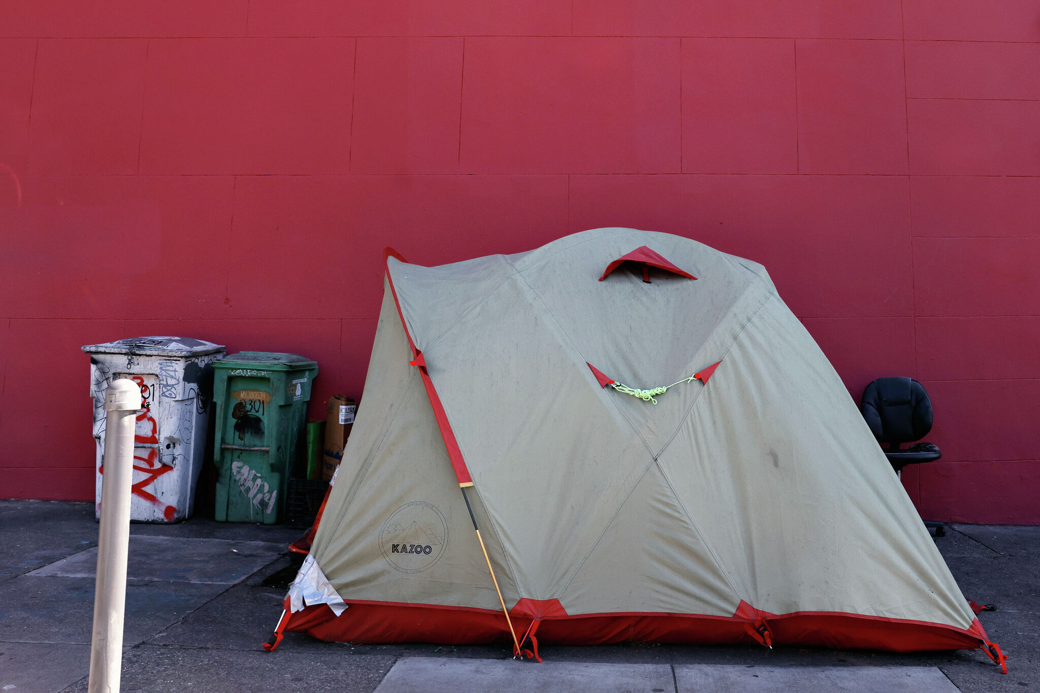Breed: Bus ticket for SF homeless offered before shelter