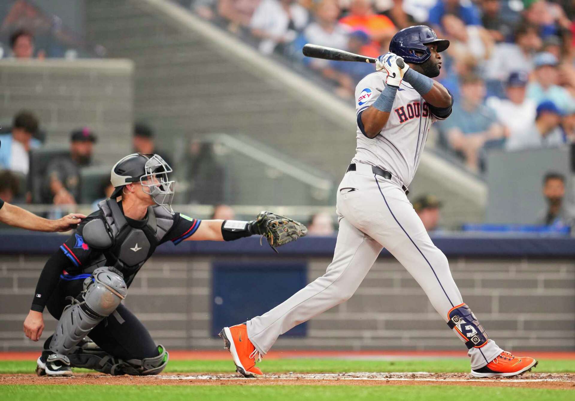 Houston Astros: Yordan Alvarez continues his tear after brief scare