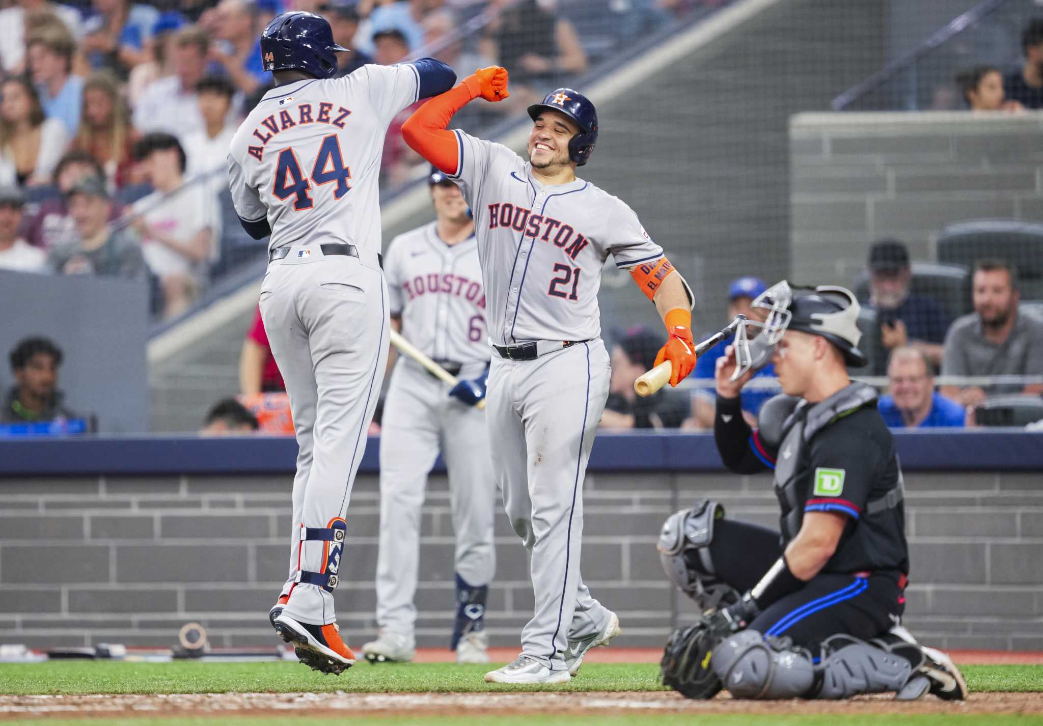 Houston Astros: Late-innings surge keys win over Toronto Blue Jays