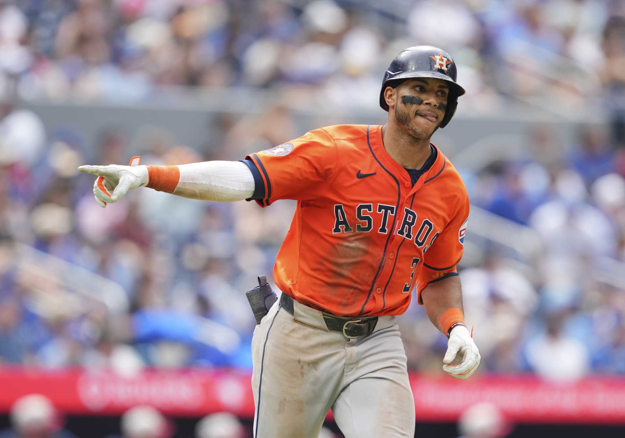 Houston Astros win 12th in last 14 with 5-3 decision over Toronto