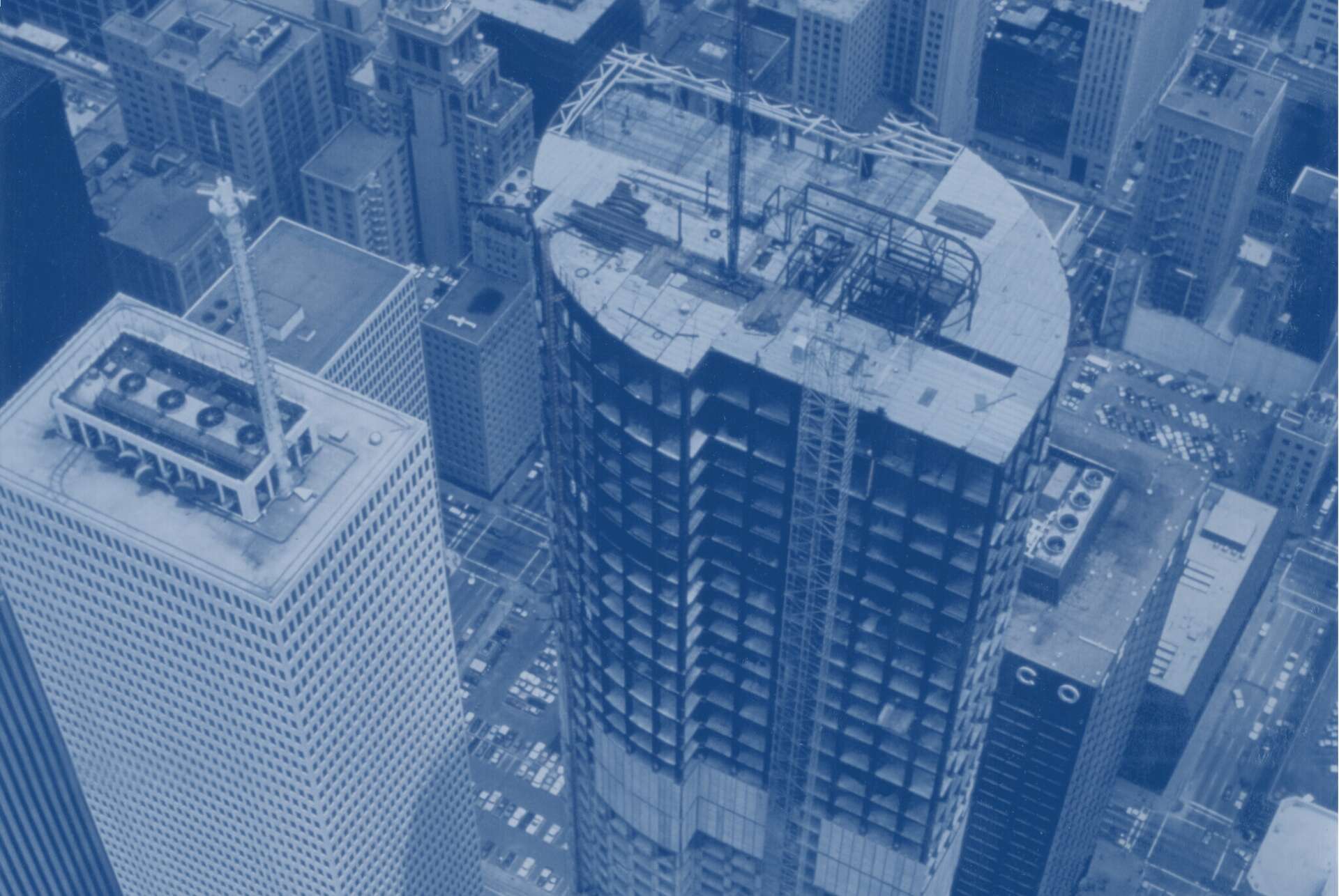 What does the Wells Fargo Plaza building in Houston look like?