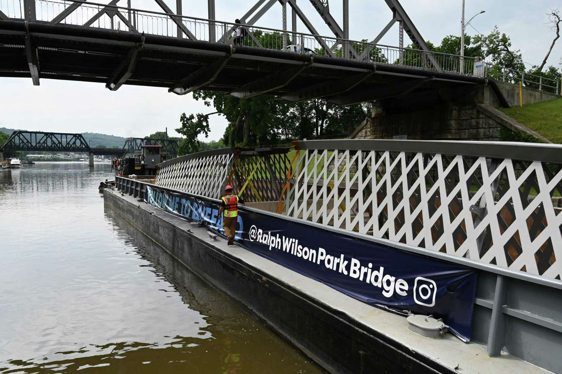 Photos: Manpower moves bridge along Waterford canal