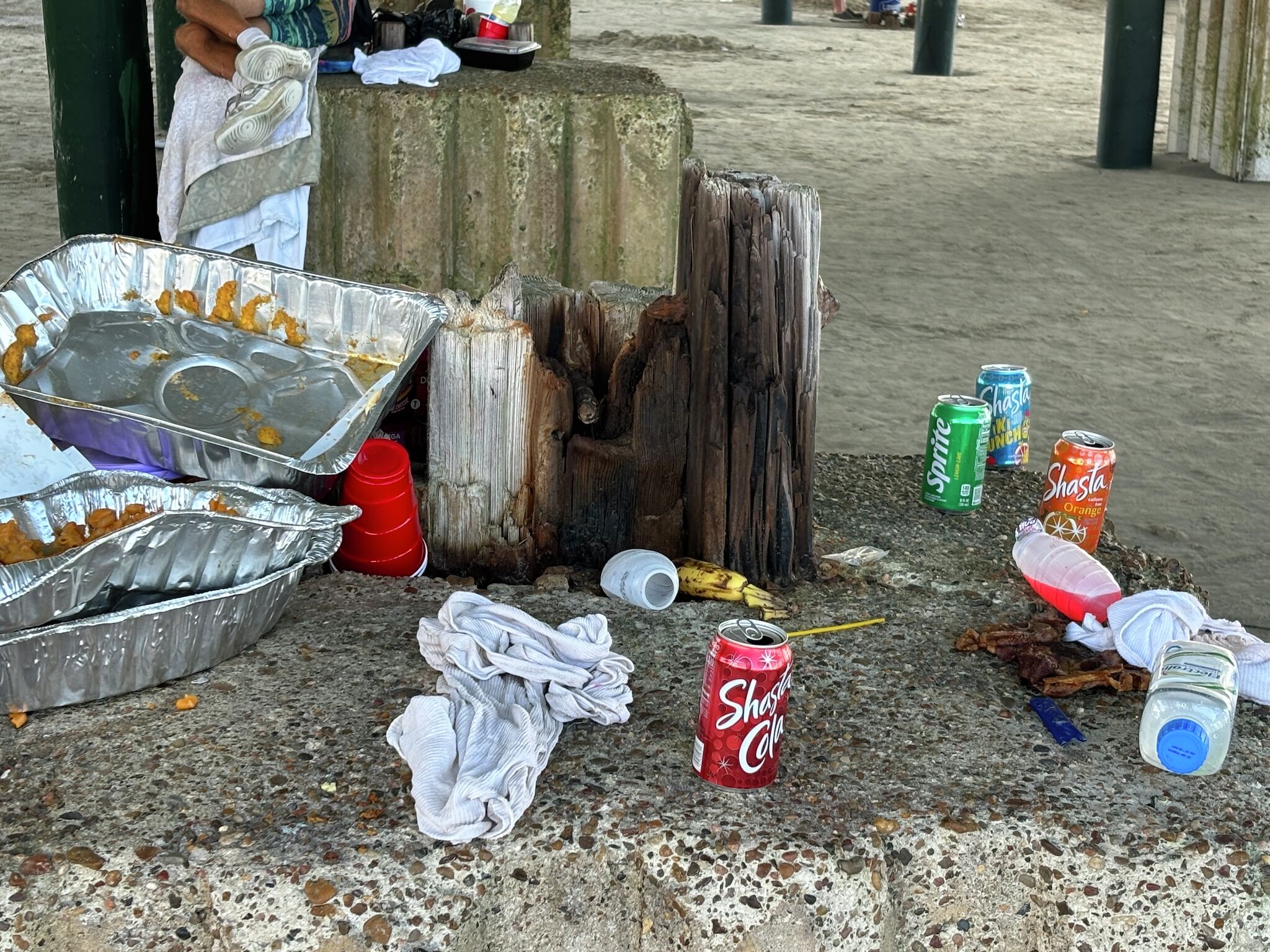 Tons of holiday trash disappear overnight from Texas beaches