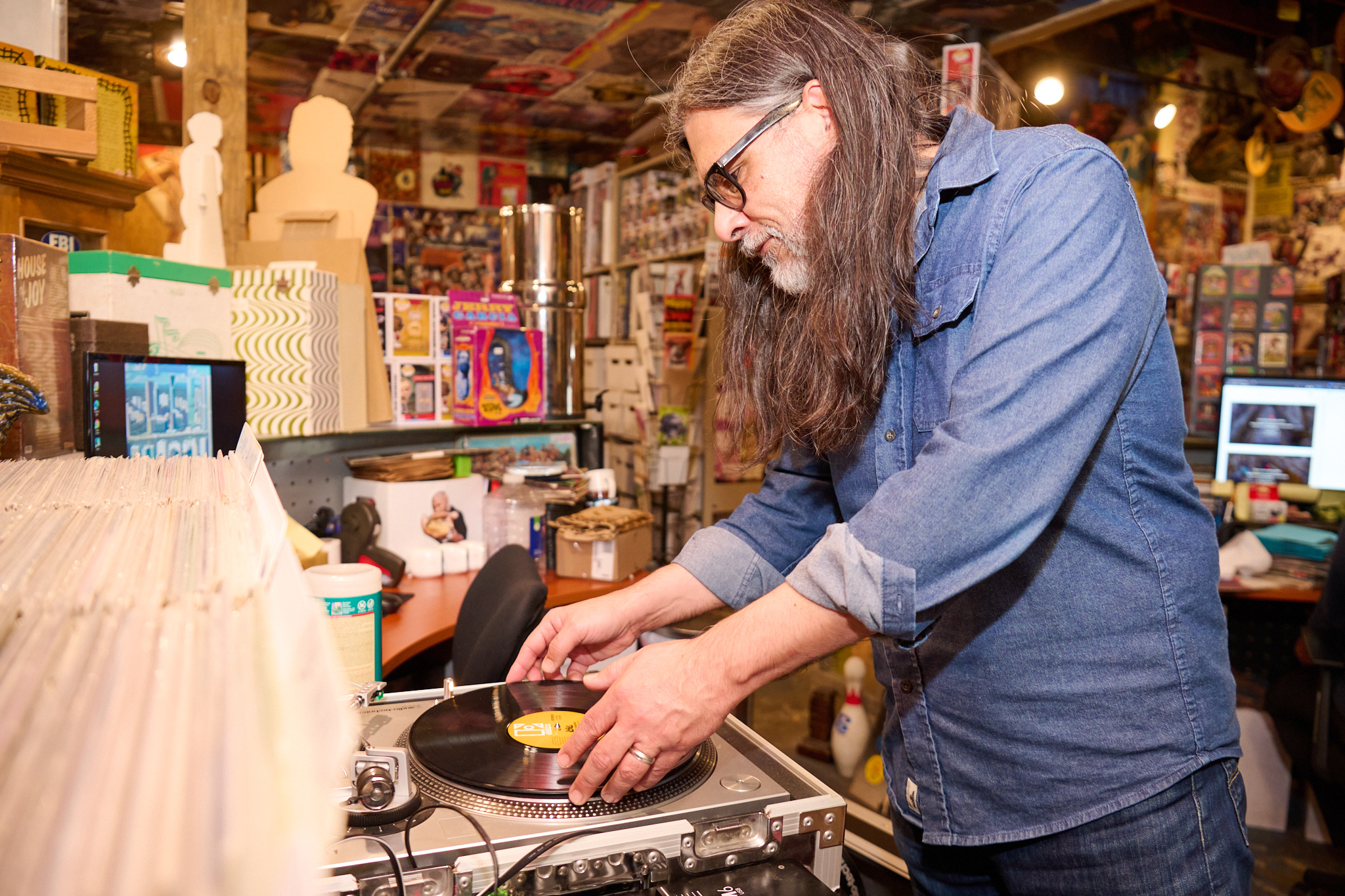 These old-school vinyl DJs are keeping rock alive in Houston