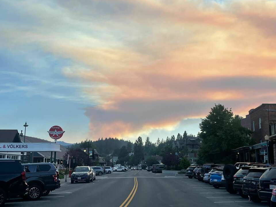 Royal Fire burns near Tahoe's Sugar Bowl with no containment