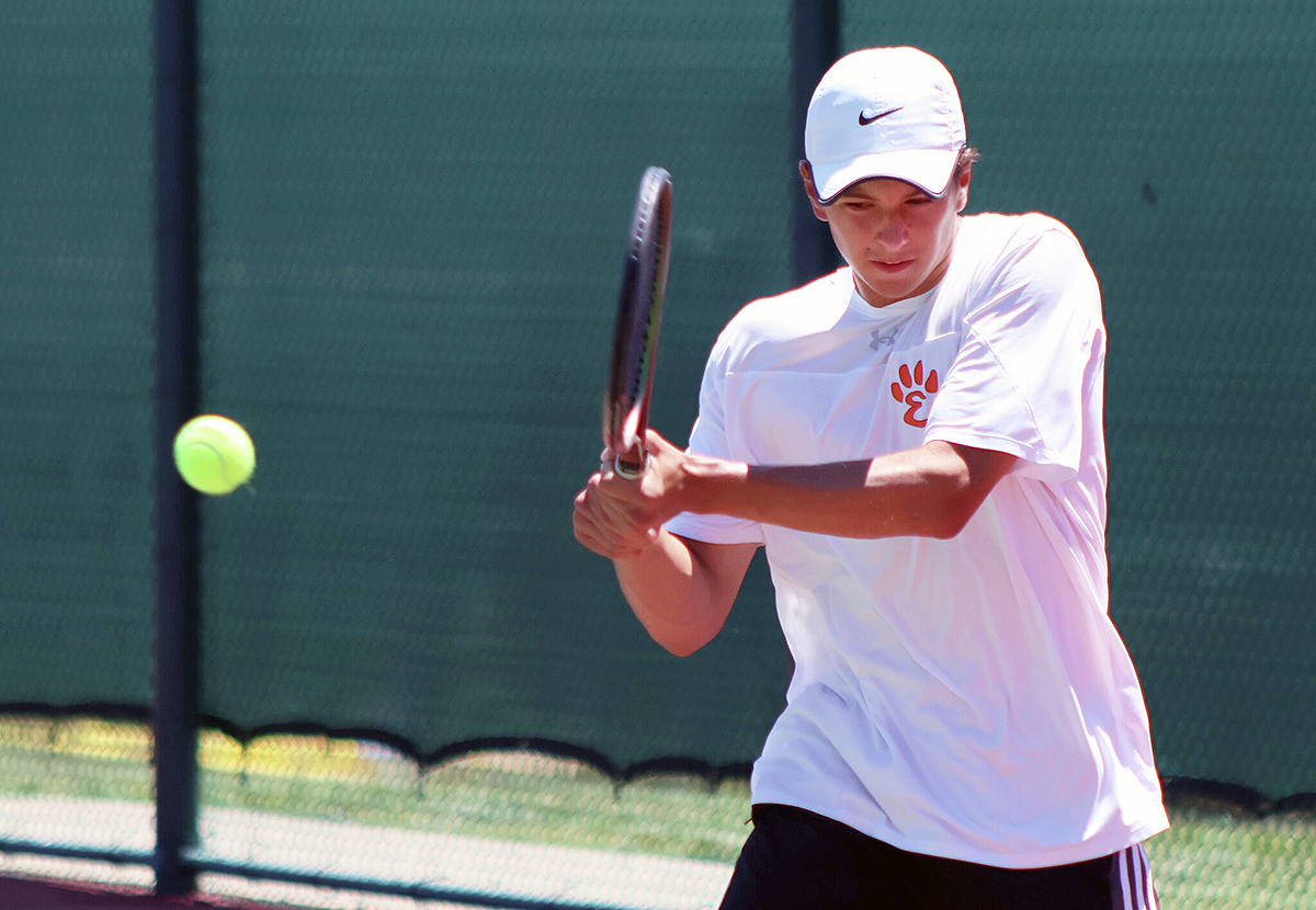 Edwardsville's Hattrup wins Alton Open tennis tournament