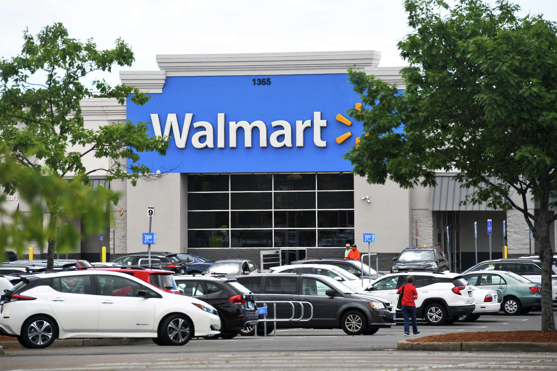 Walmart, which will soon make CEO change, has a large presence in CT