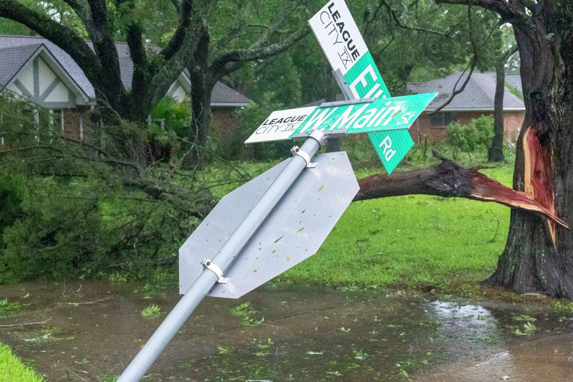 Hurricane Beryl damage: Houston, League City see rain, wind