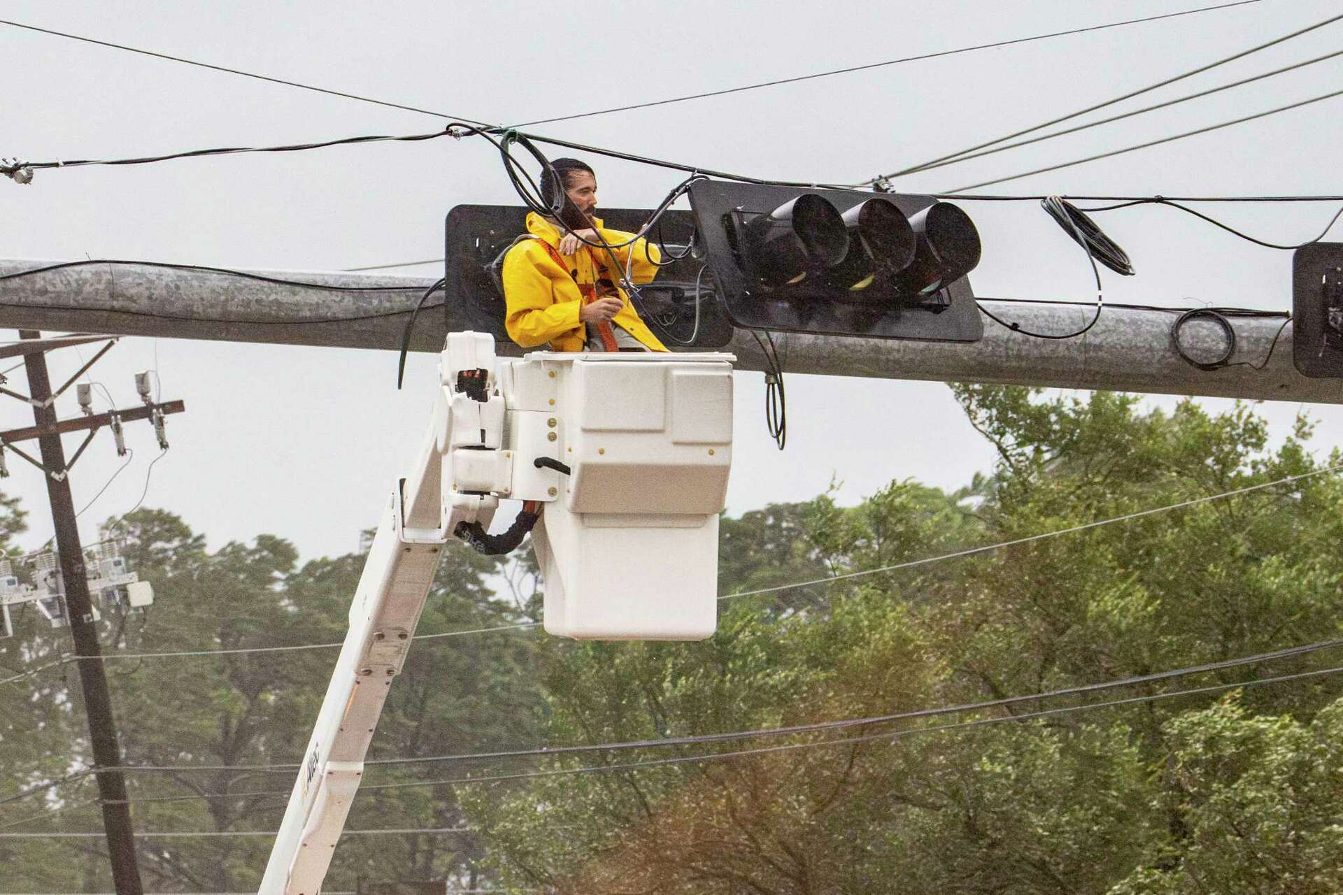 Hurricane Beryl damage: Houston, League City see rain, wind