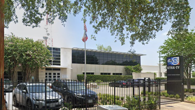 Houston anchors use social media as Beryl takes out power