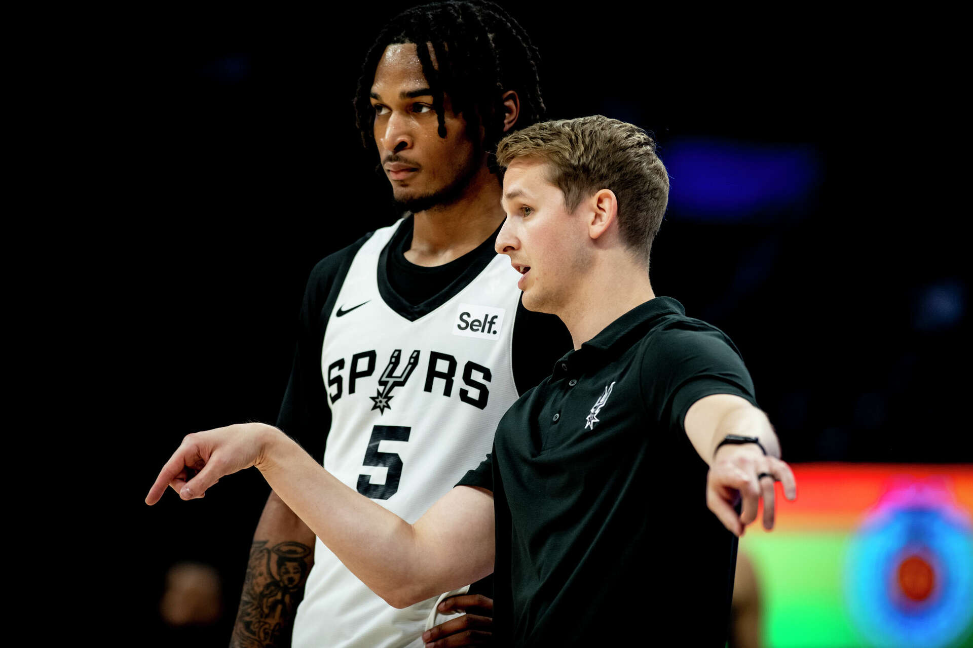 Spurs rookie Stephon Castle leaning on Popovich, coaching staff