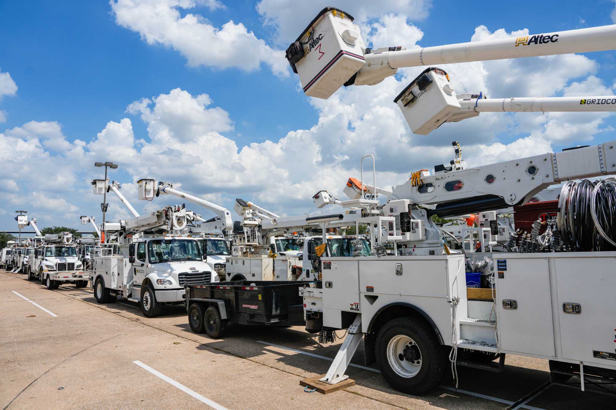 CenterPoint outages still affecting 1.3M customers Wednesday morning