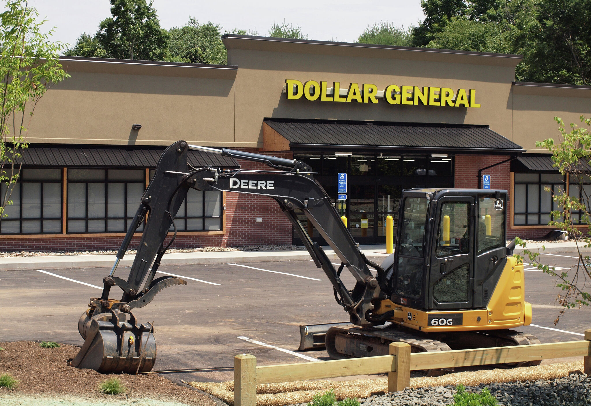 Small retail development boom happening at Hamden-Cheshire border