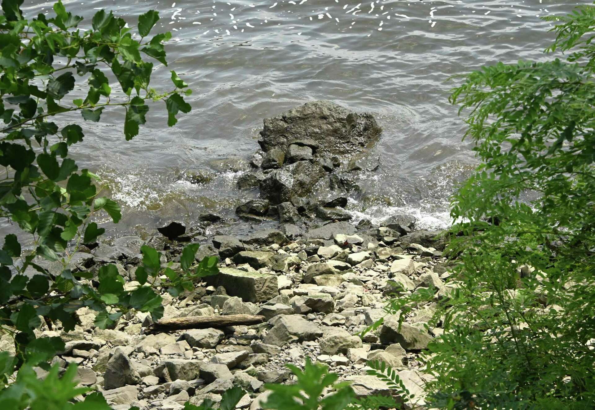 EPA seeks more data on Hudson River PCB cleanup