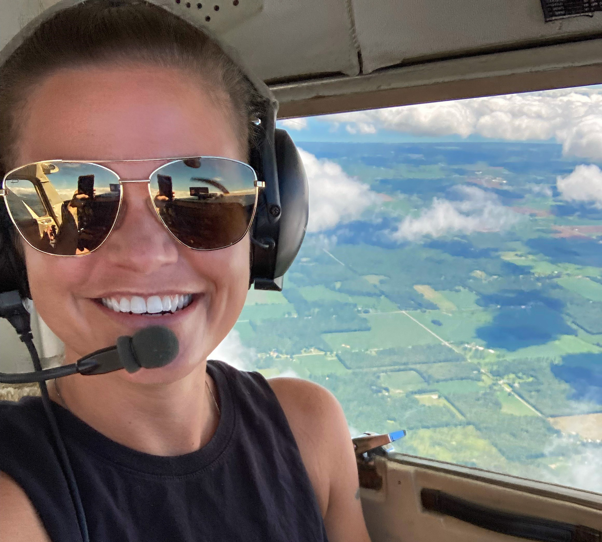 Arian Pérez earns 'I Hart Flying' scholarship for flight instruction