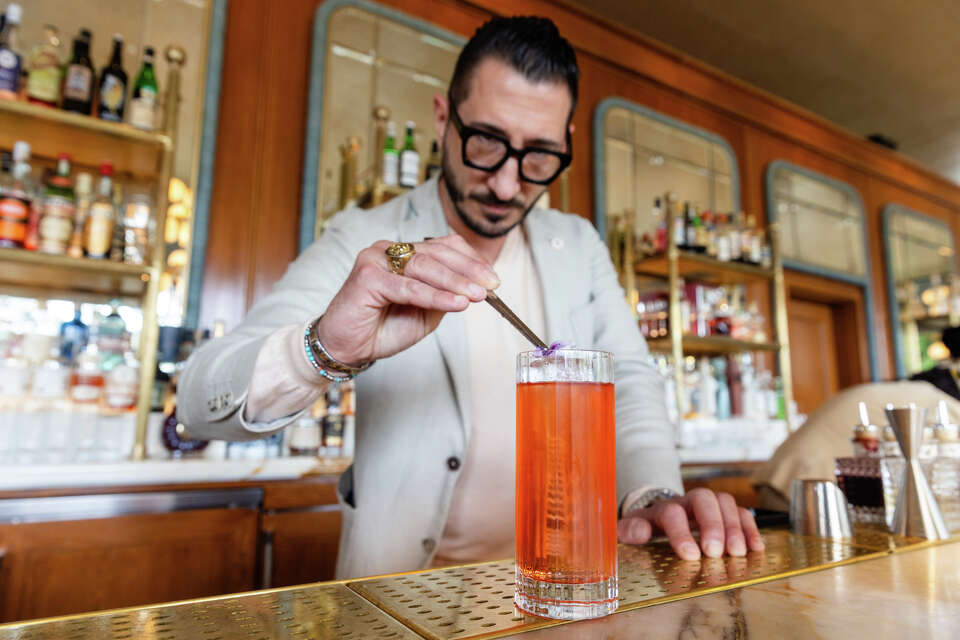 How an SF Italian restaurant fit the Transamerica Pyramid into a glass