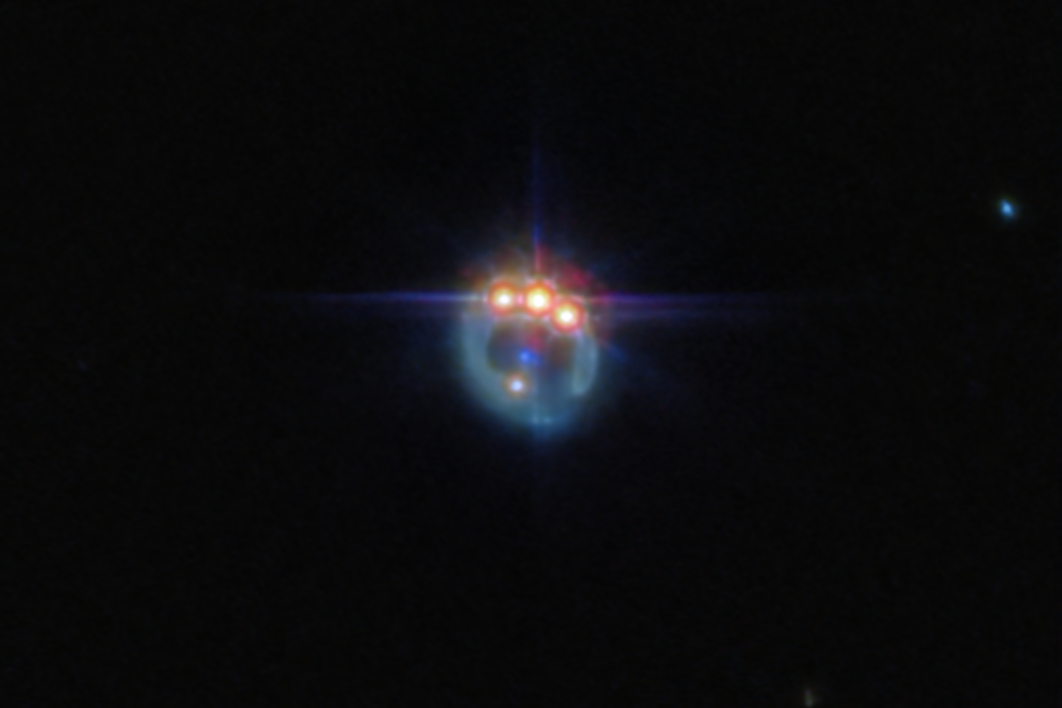Quasar looks like a diamond ring in new NASA image