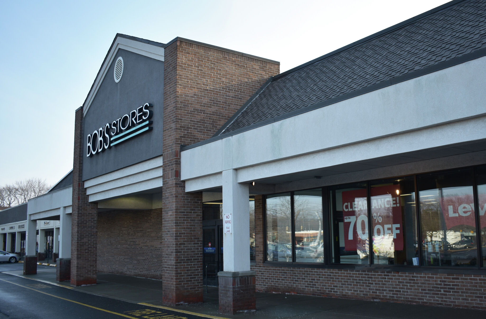 Big Lots, Bob's Stores face closures. What's the key to success in CT?