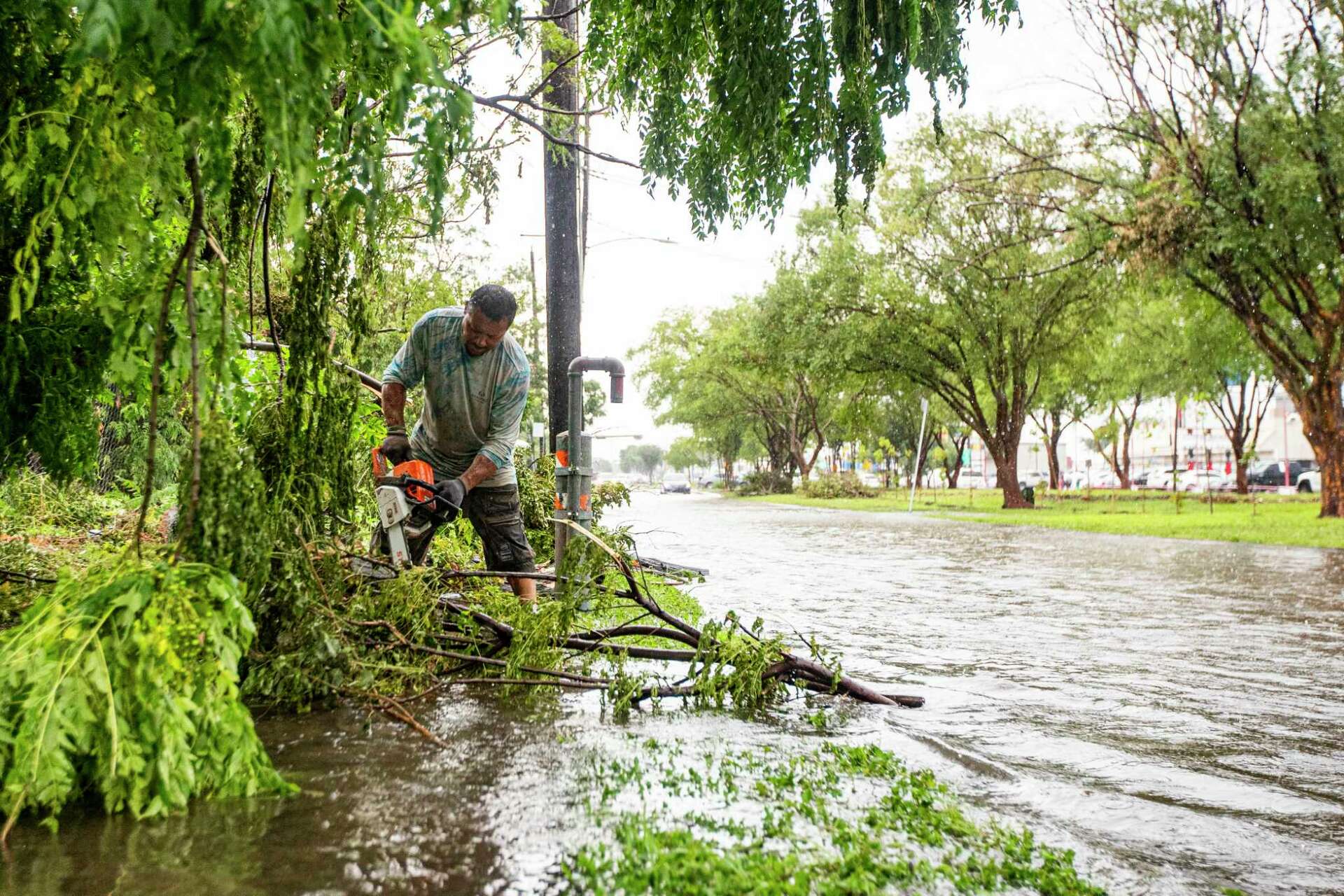 Beryl updates: Power restored to more than 100K CenterPoint customers